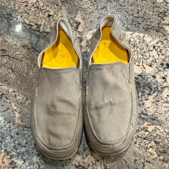 CROCS | Shoes | Crocs Mens Tan Slipon Loafers | Poshmark